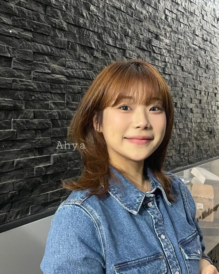 26+ Fabulous Medium Layered Haircuts With Bangs