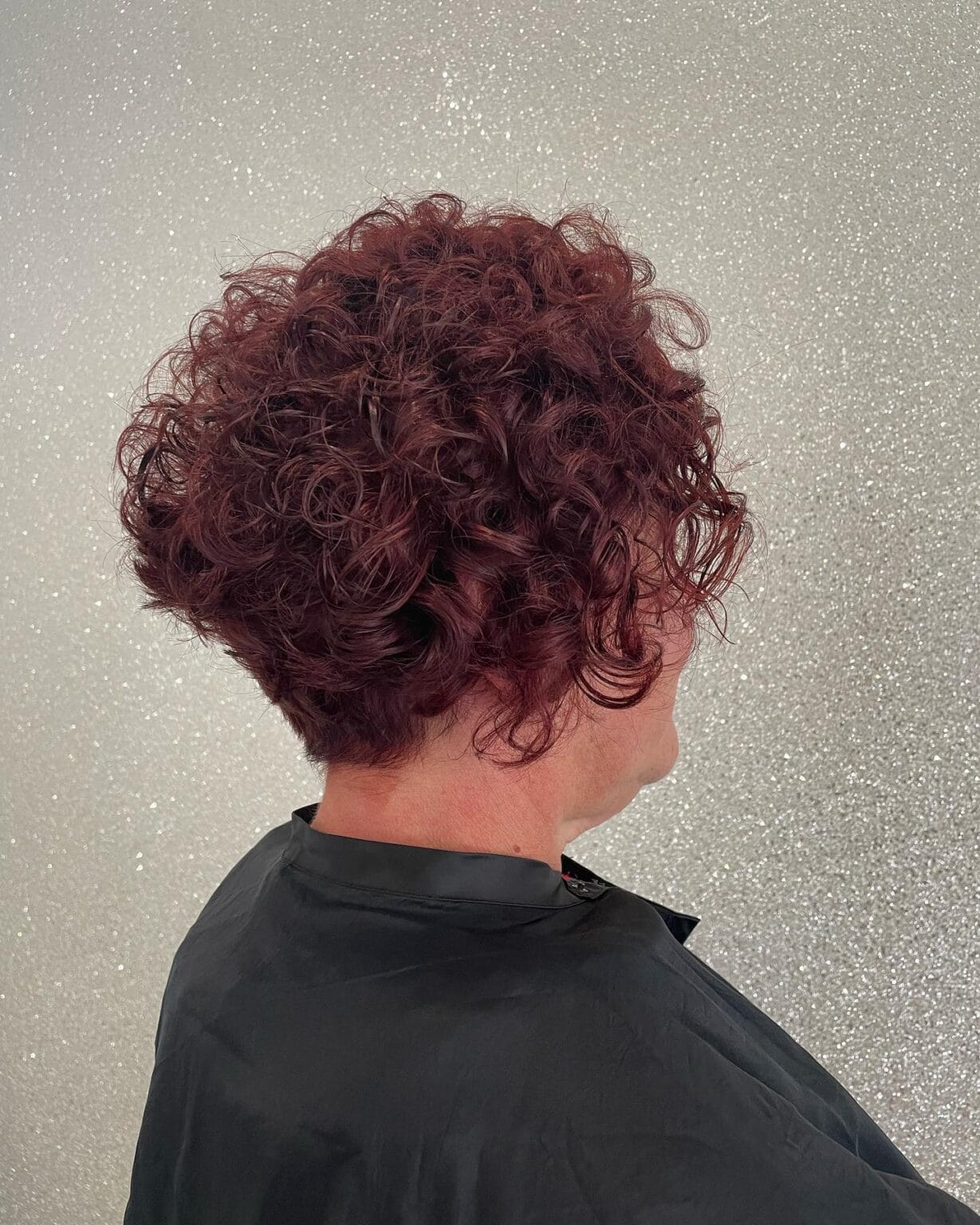 22 Soft Curly Hairstyles For Older Women That Feel Light And Bouncy ...